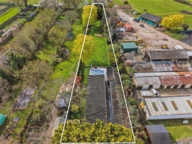 5 bed house for sale
