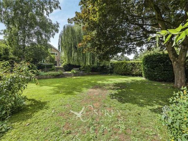 5 bed house for sale