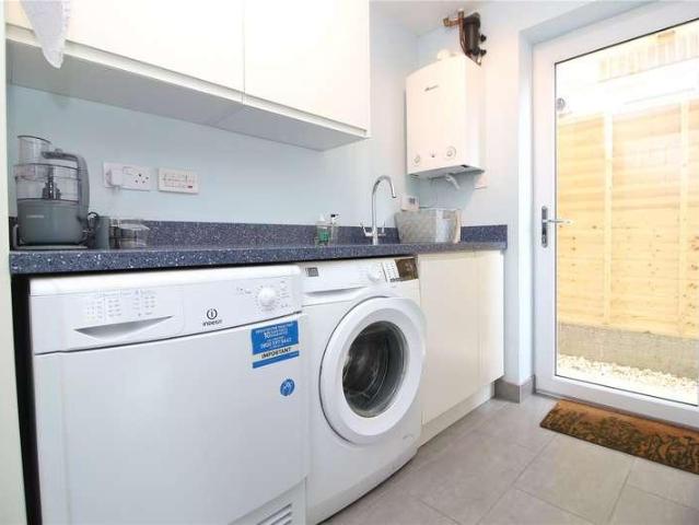 5 bed house for sale