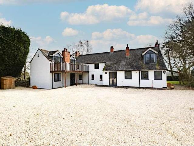 5 bed house for sale