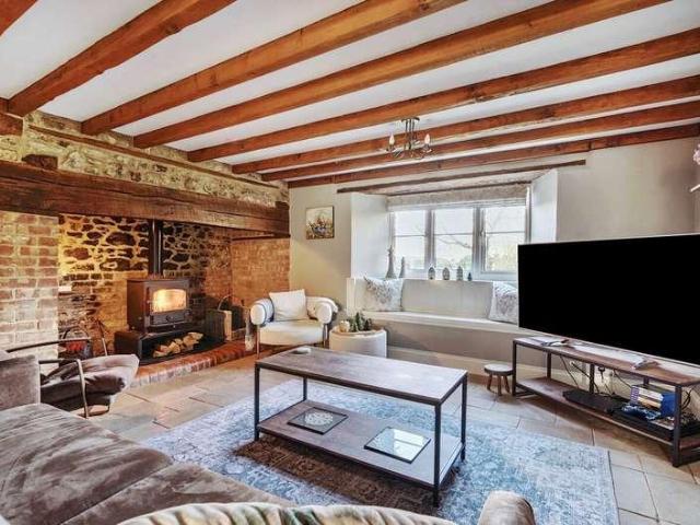 5 bed house for sale