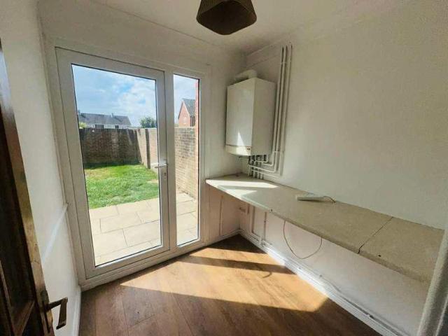 5 bed house for sale