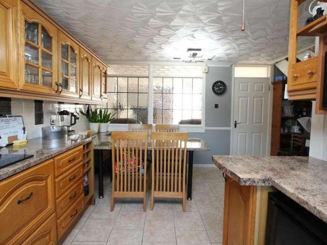 5 bed house for sale