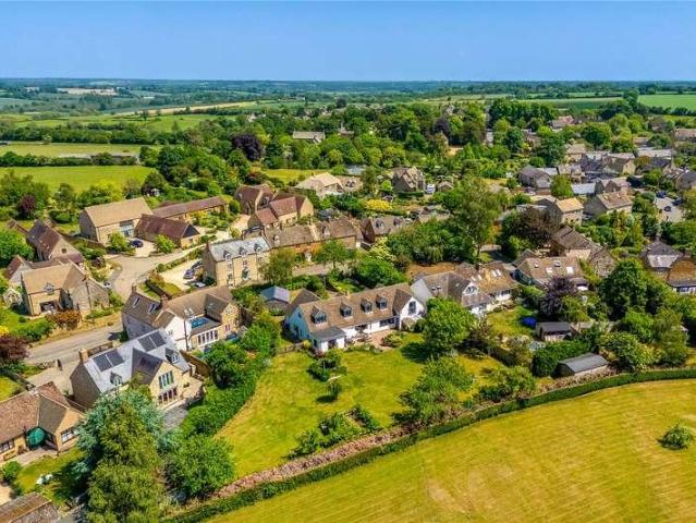 5 bed house for sale