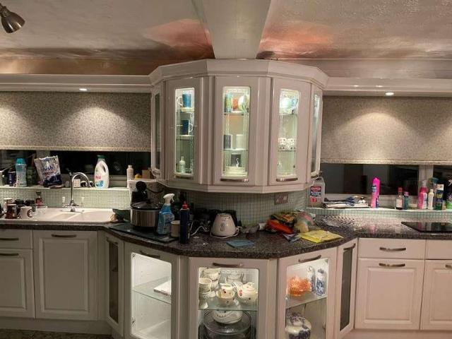 5 bed house for sale