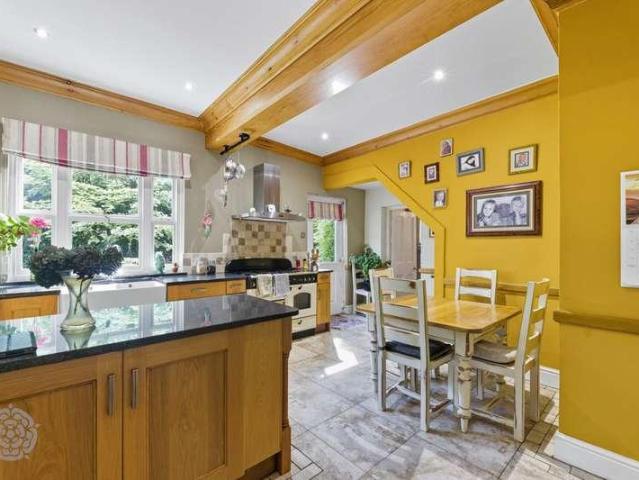 5 bed house for sale