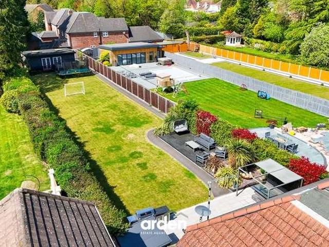 5 bed house for sale