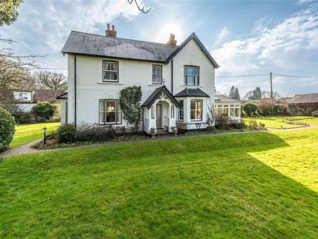 5 bed house for sale
