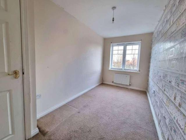 5 bed house for sale