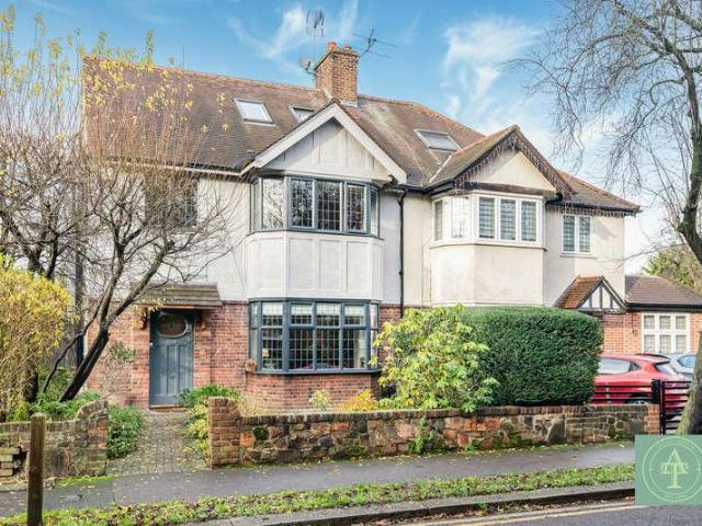 5 bed house for sale