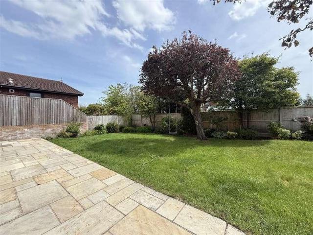 5 bed house for sale
