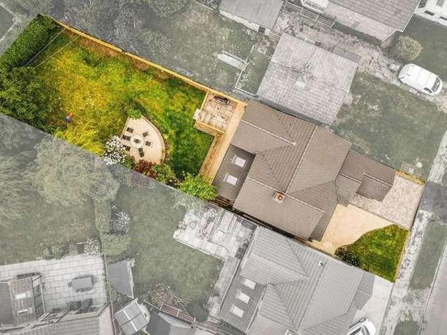 5 bed house for sale
