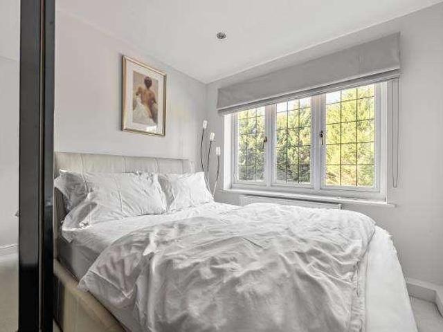 5 bed house for sale