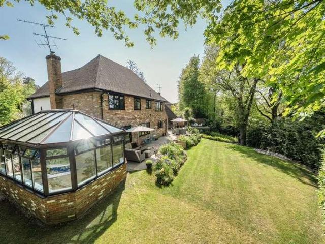 5 bed house for sale