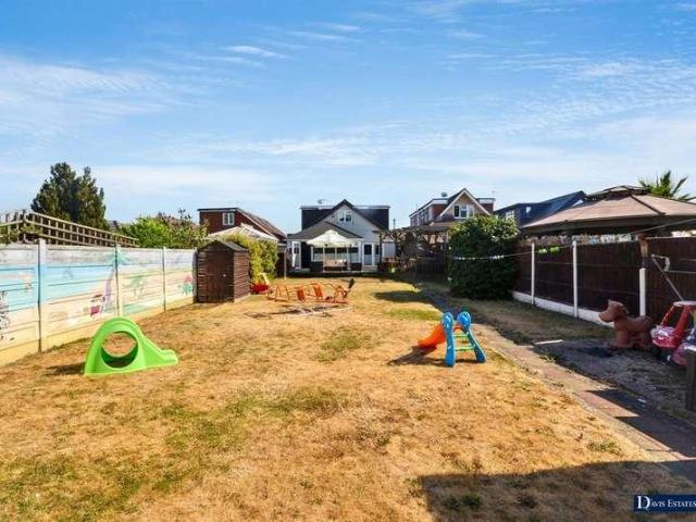5 bed house for sale