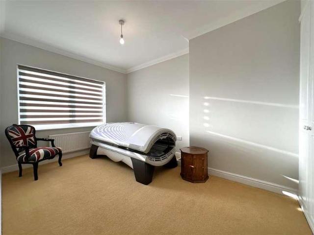 5 bed house for sale