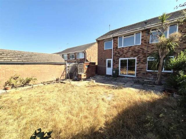 5 bed house for sale
