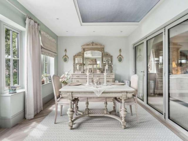5 bed house for sale