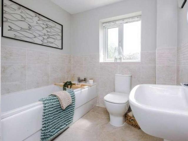5 bed house for sale