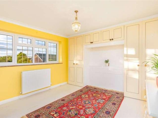 5 bed house for sale