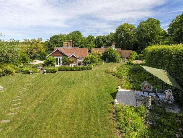 5 bed house for sale