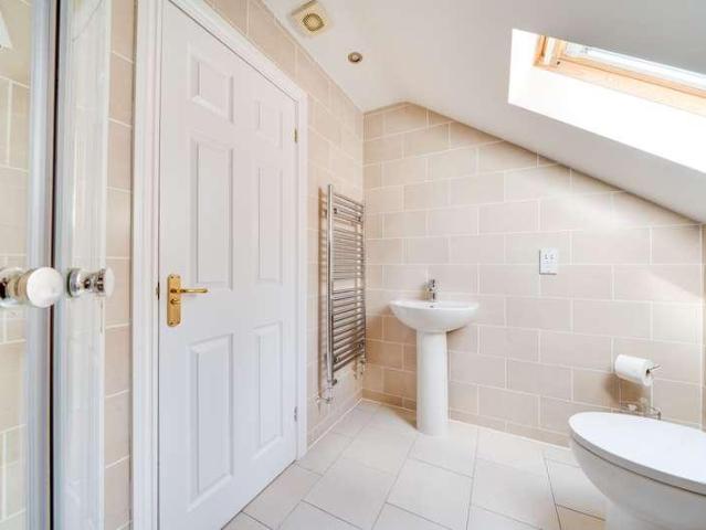 5 bed house for sale