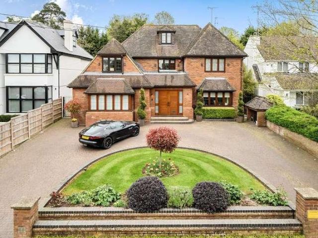 5 bed house for sale