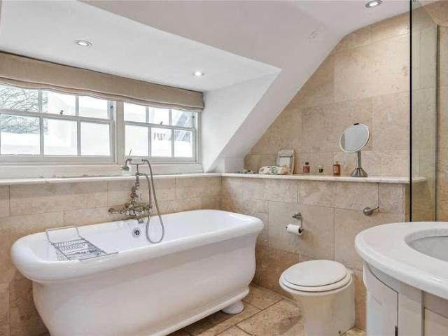 5 bed house for sale