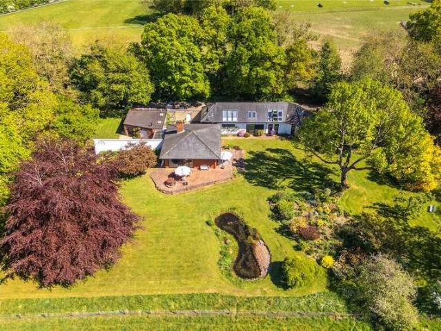 5 bed house for sale