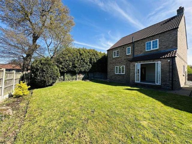 5 bed house for sale