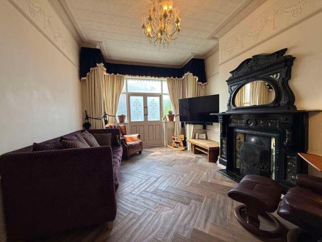 5 bed house for sale