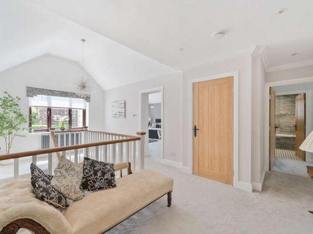 5 bed house for sale