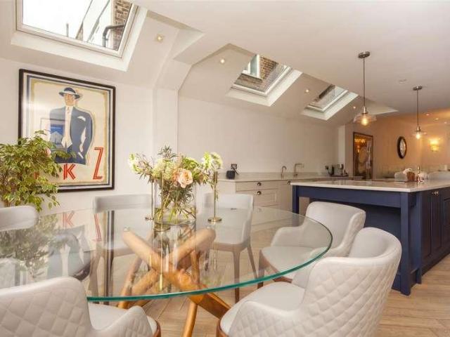 5 bed house for sale
