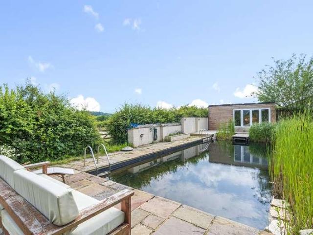 5 bed house for sale