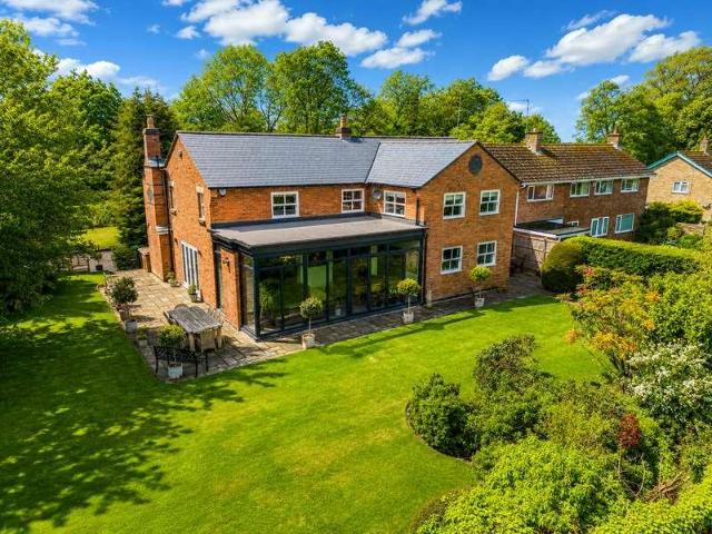 5 bed house for sale
