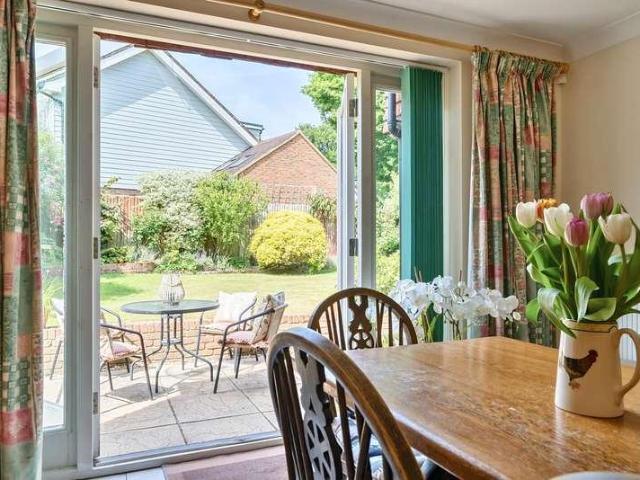 5 bed house for sale