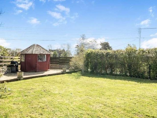 5 bed house for sale