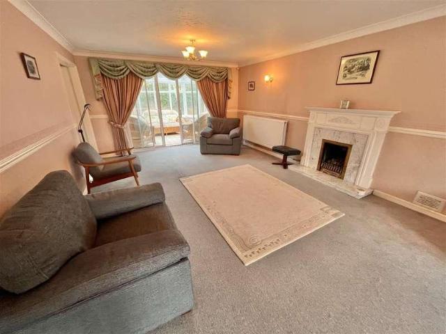 5 bed house for sale