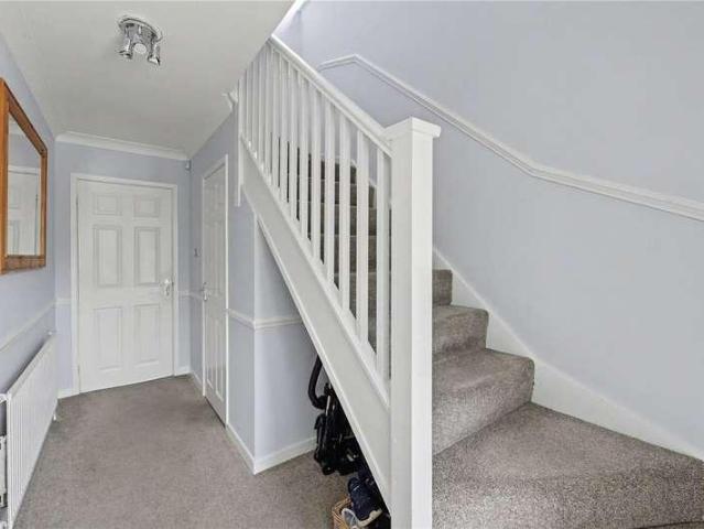 5 bed house for sale