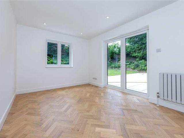 5 bed house for sale