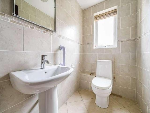 5 bed house for sale