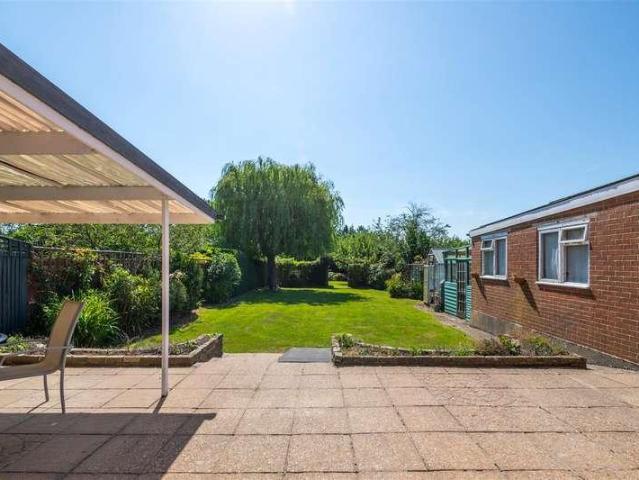 5 bed house for sale