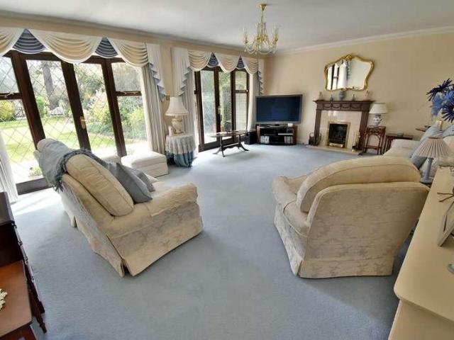 5 bed house for sale