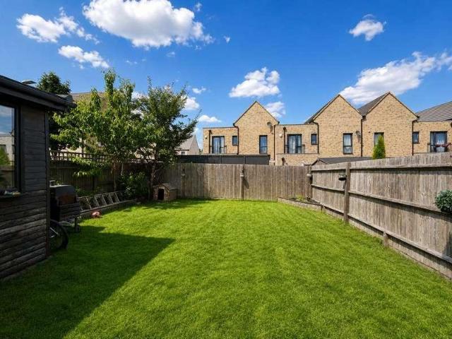 5 bed house for sale