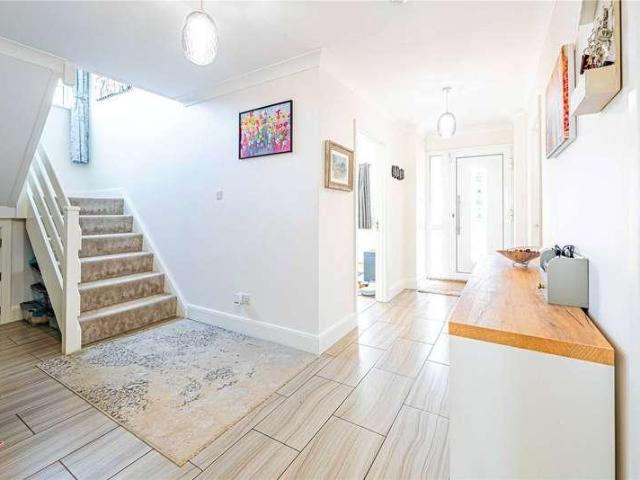 5 bed house for sale