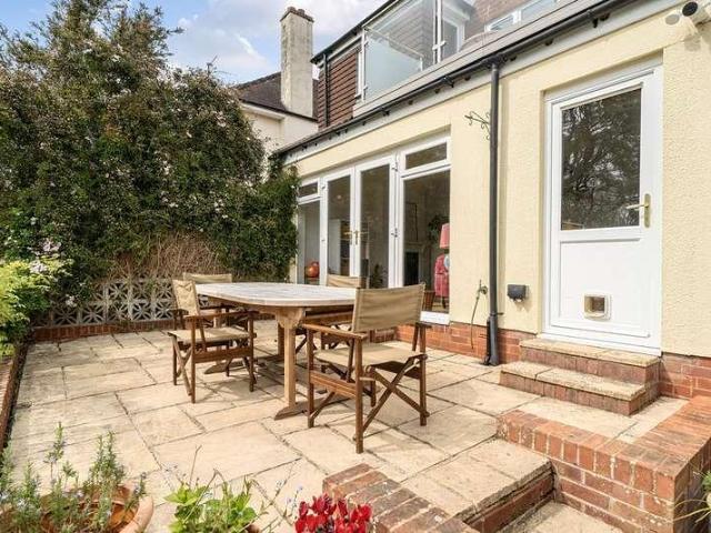 5 bed house for sale
