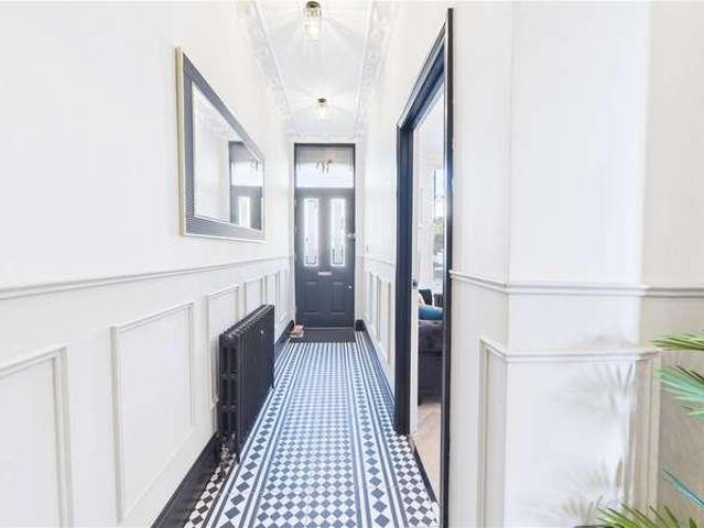 5 bed house for sale