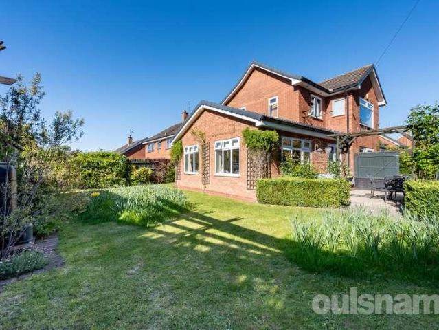 5 bed house for sale