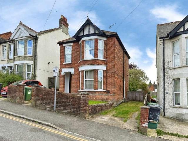 5 bed house for sale