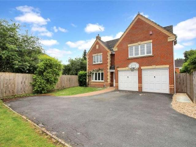 5 bed house for sale